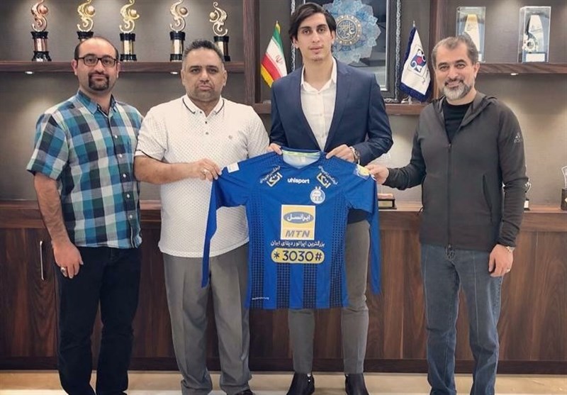 Mohammad Naderi joins Esteghlal – PersianFootball.com