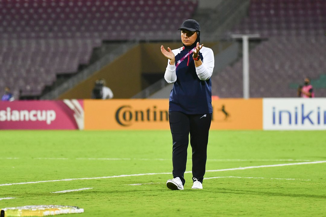 Iran women’s football team coach Irandoost resigns – PersianFootball.com